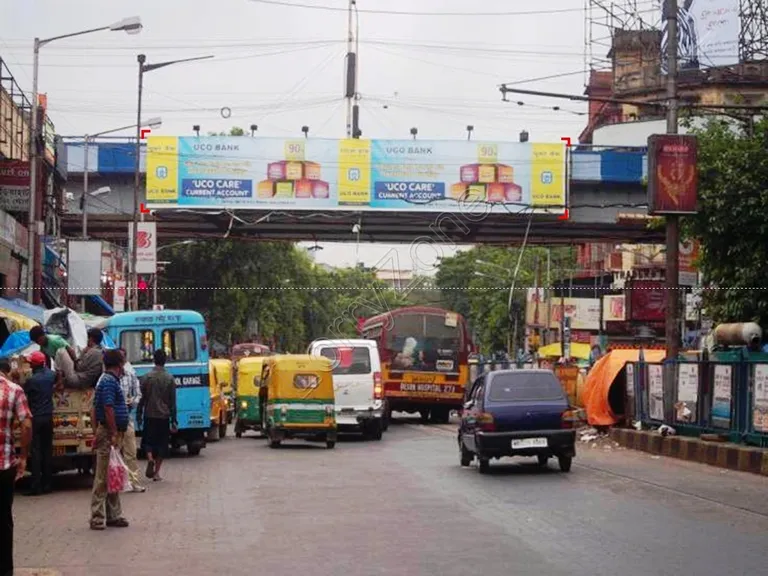 Burst Pipe Soaks Gariahat Road: Decades-Old Water Line Causes Havoc ...