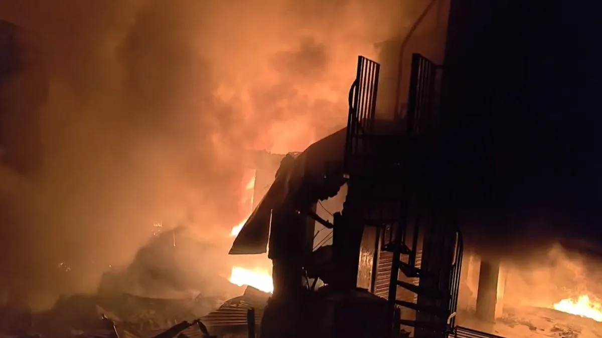 Himachal Pradesh Fire: Massive Blaze Erupts Near Arki Old Bus Stand ...